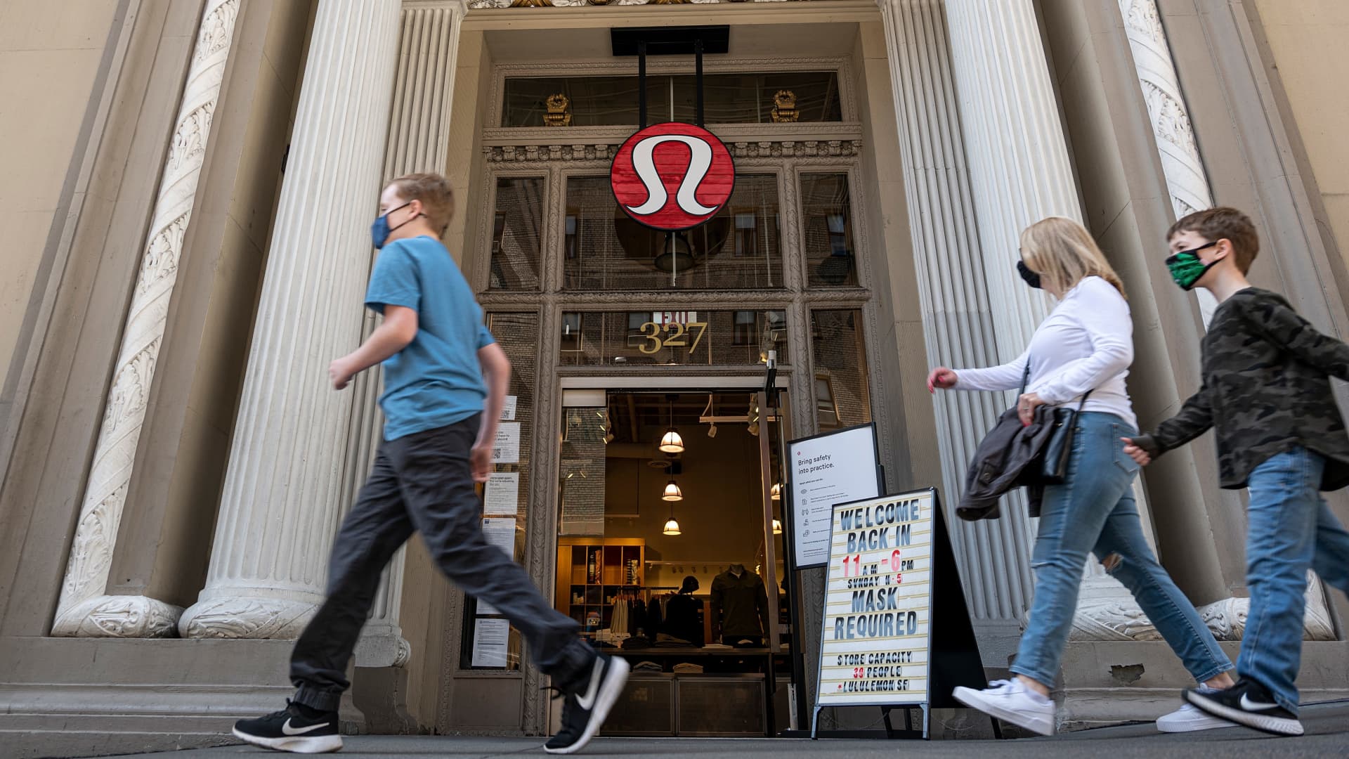 หุ้นที่มีการเคลื่อนไหวมากที่สุดหลังจากผ่านไปหลายชั่วโมง: Lululemon ...