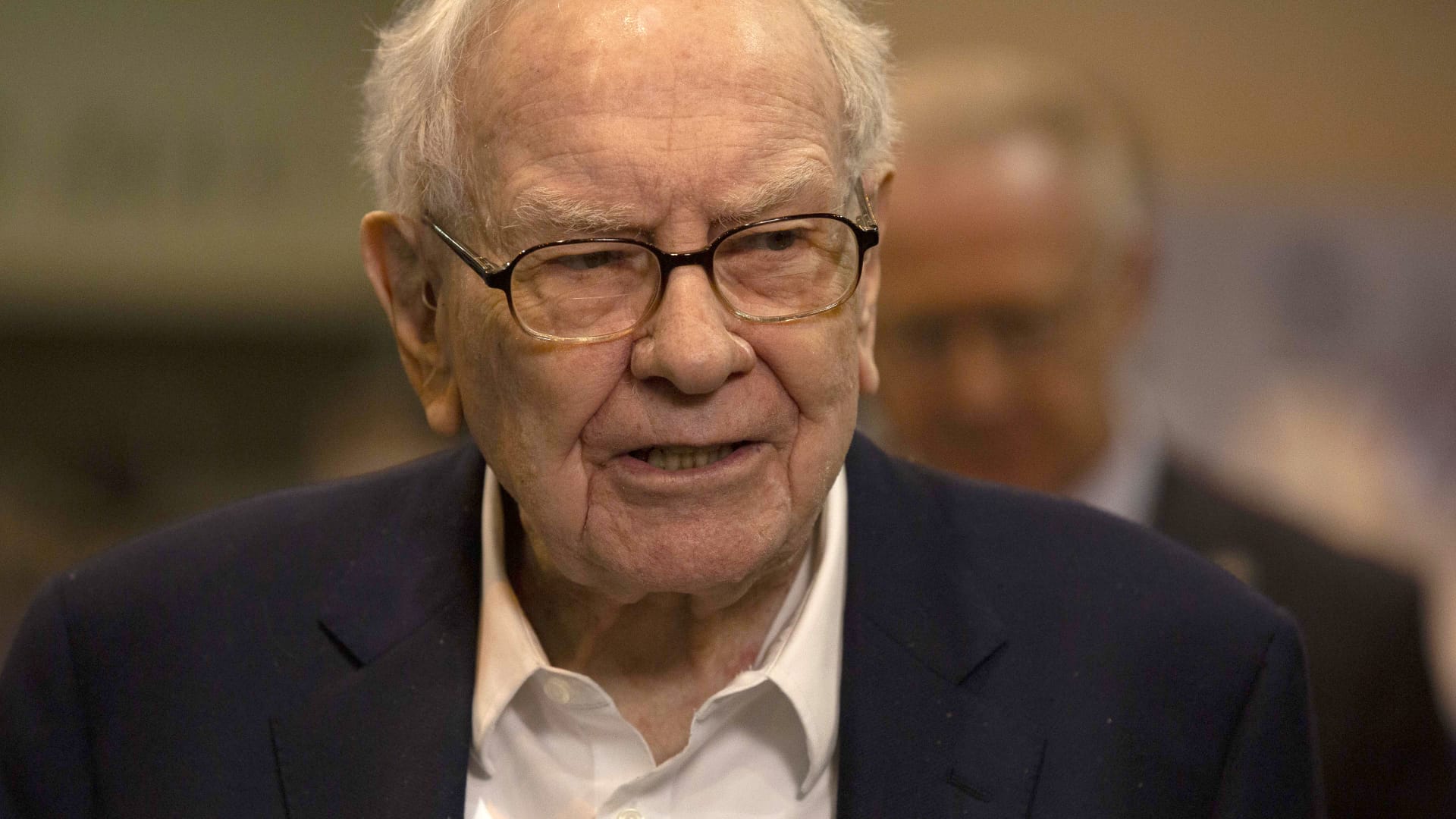 Berkshire ลดการลงทุนของ Apple ลงประมาณ 13% ขณะที่ Buffett บอกเป็นนัยว่าเป็นเพราะเหตุผลด้านภาษี ...